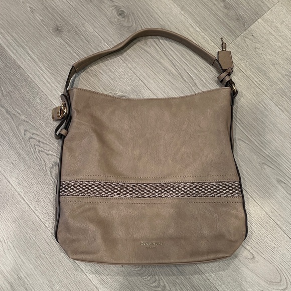 Darcy Mark’s London | Bags | Darcy Marks London Beige Shoulder Bag With ...